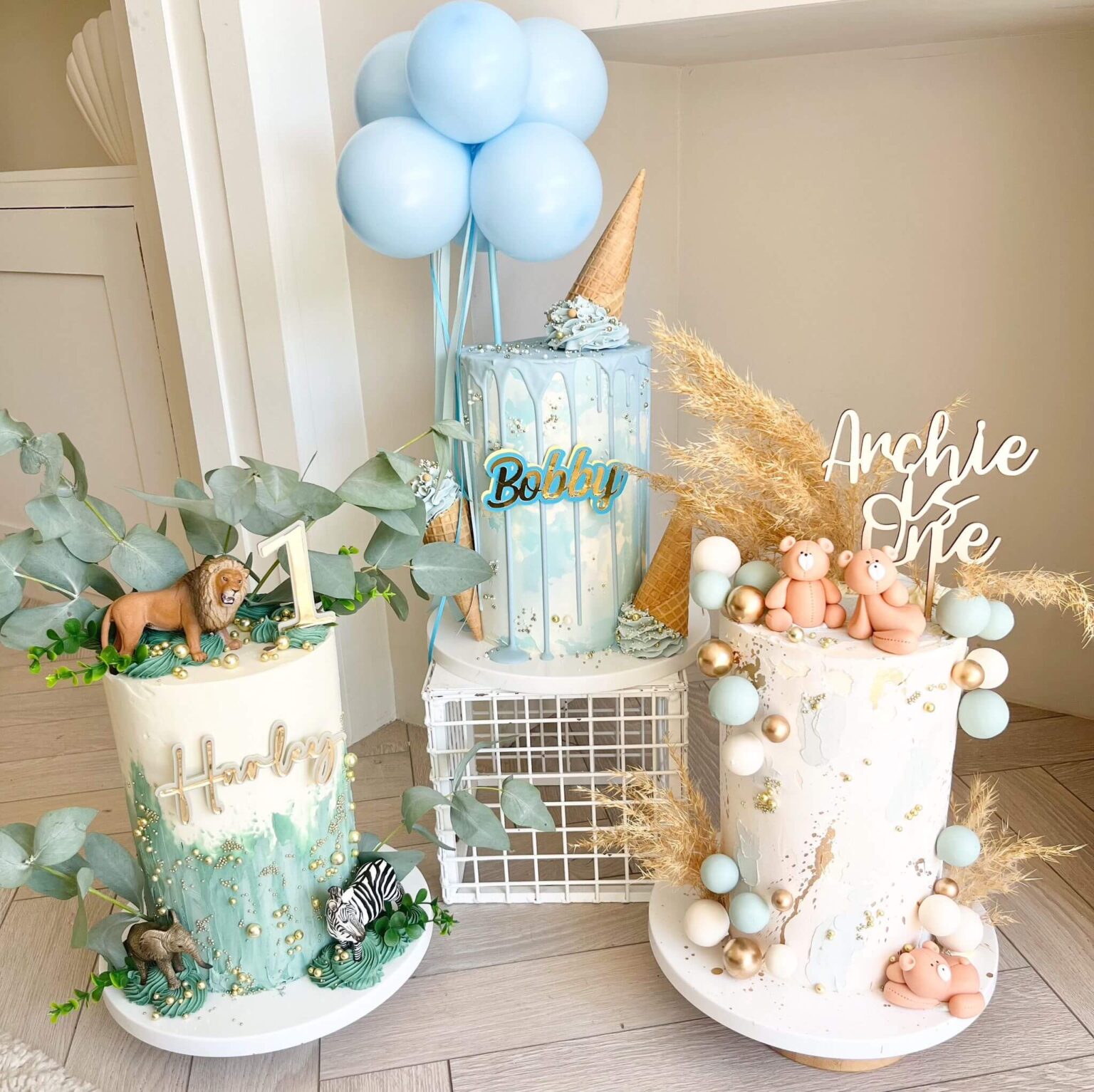 Bespoke Cake – Naked Bakes